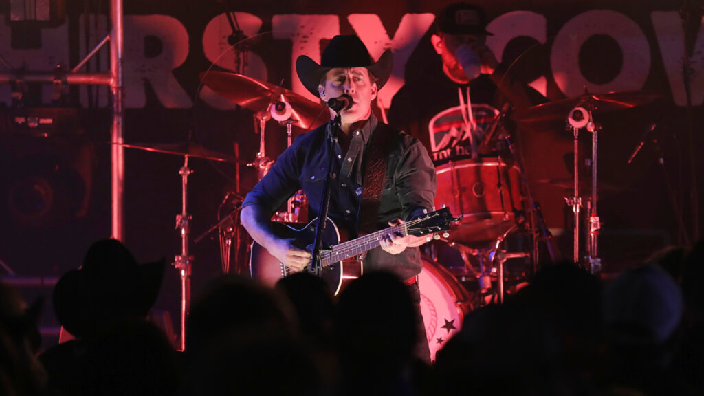 Aaron Watson to perform at WGAR St. Jude Jam – Cleveland Country Magazine